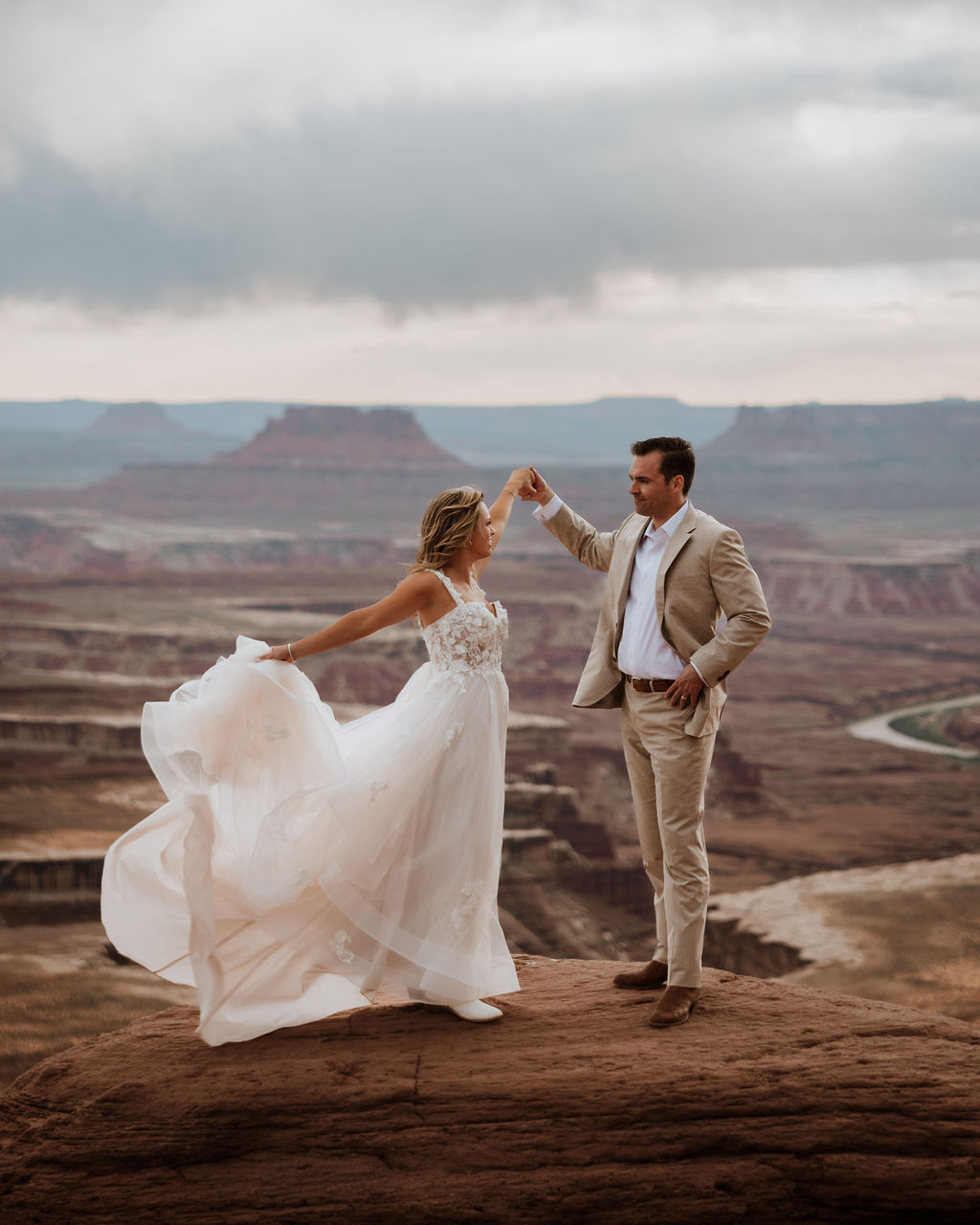 Where to Capture an Epic Moab Sunset Elopement in Canyonlands National Park