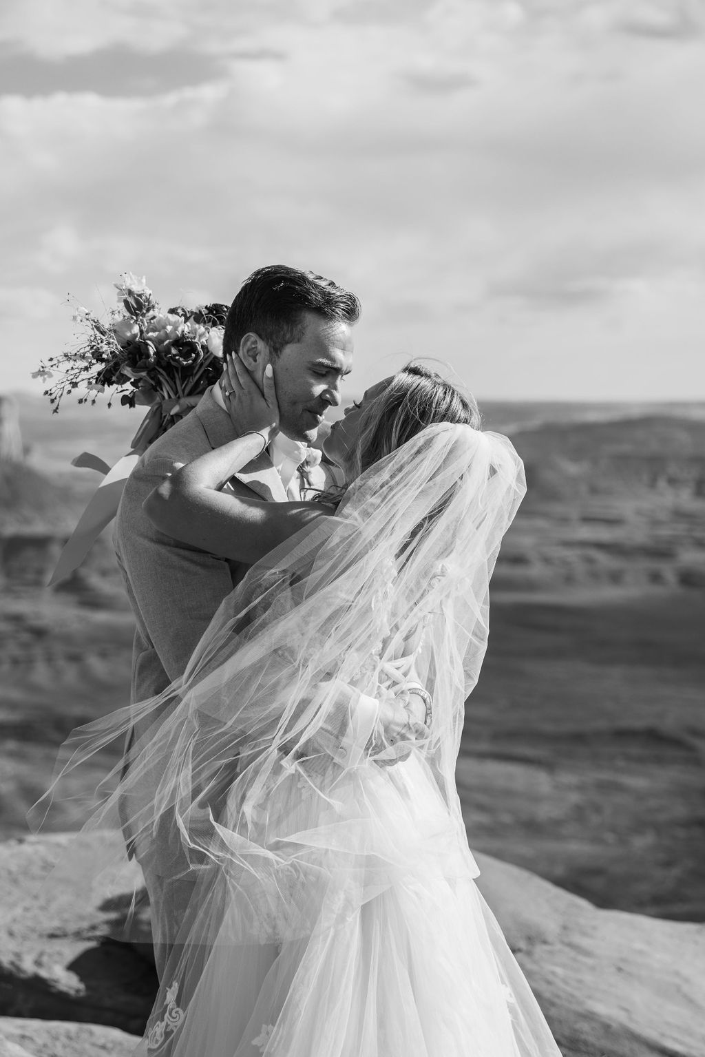 Where to Capture an Epic Moab Sunset Elopement in Canyonlands National Park